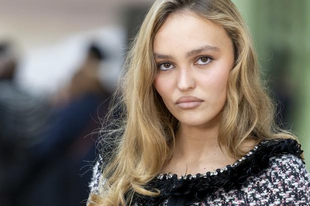 Lily-Rose Depp éperdument amoureuse de sa petite-amie 070 Shake : de ...