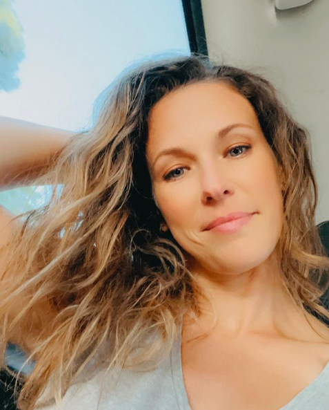 Lorie blessée lors de son concert à Strasbourg : “Quand je suis ...