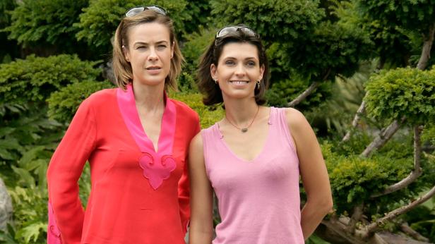 Adeline Blondieau et Bénédicte Delmas “amies” depuis la fin de Sous le ...