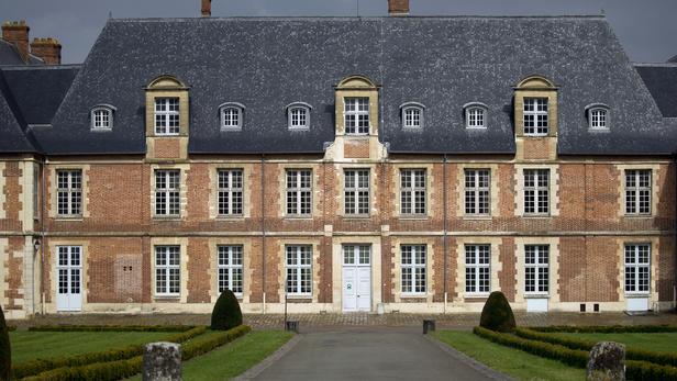 Le château de Grignon, désaffecté, va accueillir des sans-abri pour l'hiver