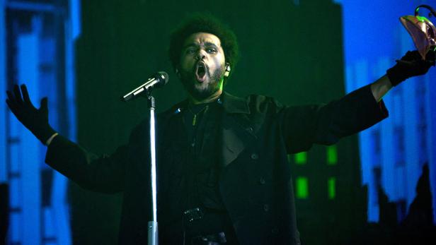 Blinding Lights de The Weeknd devient la chanson la plus écoutée de l'histoire de Spotify
