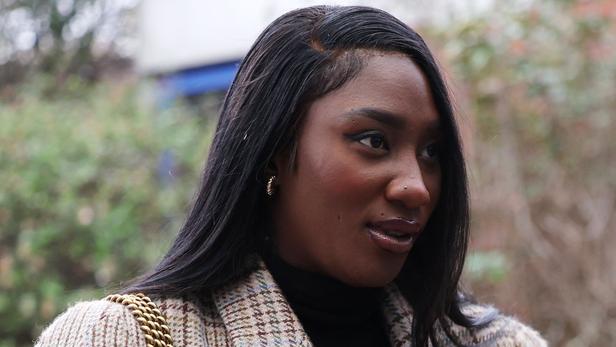 Aya Nakamura victime d'un chantage à la «sextape»