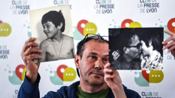 Pédophilie dans l'Église : les victimes du père Ribes maintiennent la ...