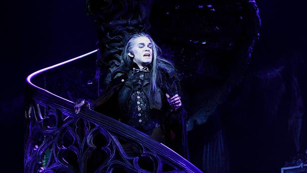 Le chanteur Stéphane Métro condamné à cinq ans de prison pour atteintes ...