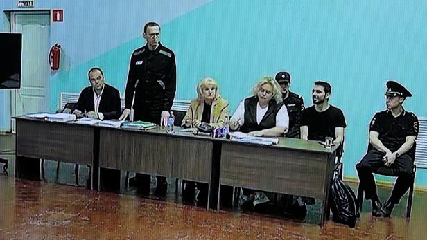 Procès d'Alexeï Navalny : l'opposant russe risque trente ans de prison ...