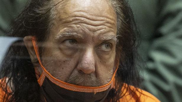 Souffrant de démence, l'acteur porno Ron Jeremy, va sortir de prison