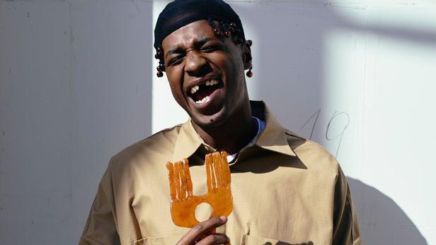 Yamê, le chanteur franco-camerounais, révélation masculine aux ...