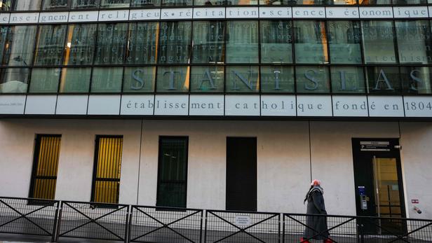 Coups de cravache, placages au sol et insultes : un ancien maître d ...