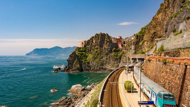 Ce nouveau train touristique entre la Côte d'Azur et la riviera ...