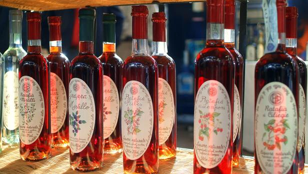 Qu'est-ce que le ratafia, cet alcool aussi populaire en Bourgogne qu’en ...