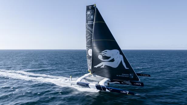 Voile : le maxi-trimaran Edmond de Rothschild vendu à Actual group