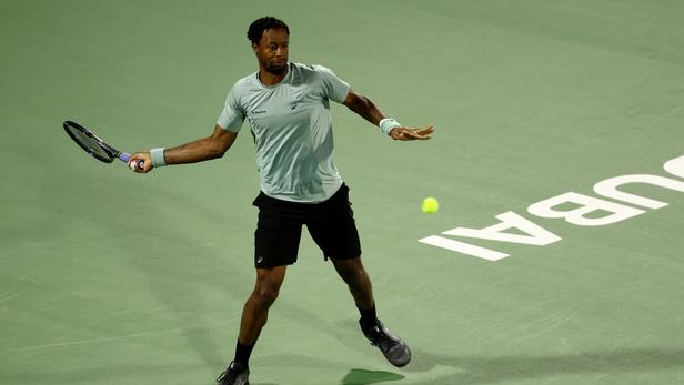 Tennis : interruption interminable, problème de projecteurs sur le ...