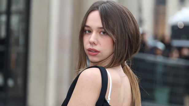 Discrète et indépendante : Kim Higelin, "une fille de" qui prend du galon