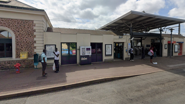 Un homme tué devant la gare de Trappes, une personne placée en garde à vue
