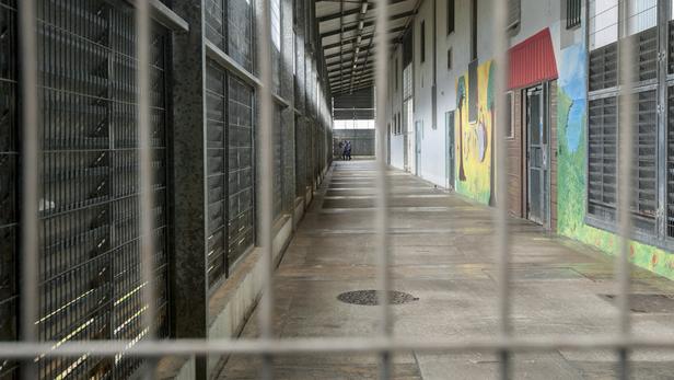 Guadeloupe: 30 ans de réclusion criminelle pour le chef de gang Kathron ...