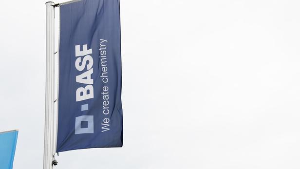 Guerre au Moyen-Orient: le géant de la chimie BASF relève de 30% les ...