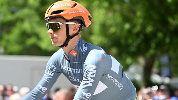 Cyclisme : Oscar Onley, victime d'une lourde chute lors du Tour ...