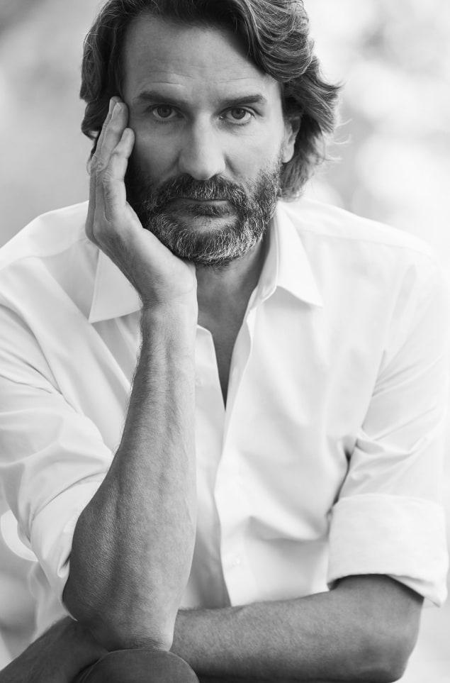 Frédéric Beigbeder a 55 ans... Son style en cinq dates