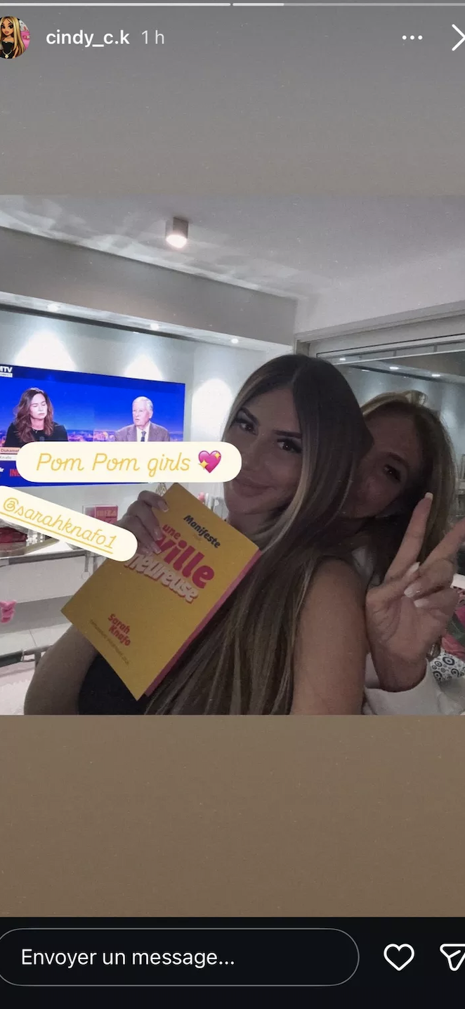 Sarah Knafo : qui est Cindy, sa sœur cadette au look détonnant