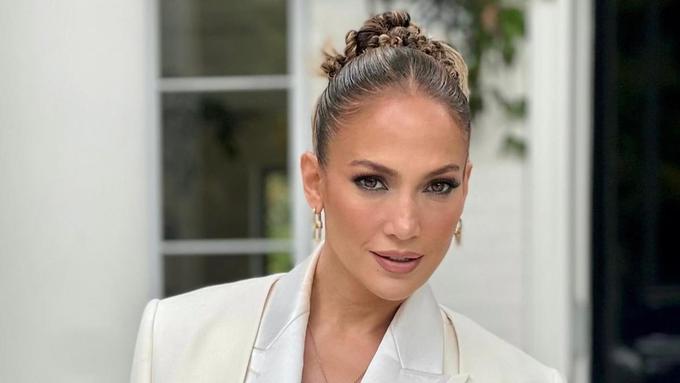«Tout le monde faisait une taille zéro» : Jennifer Lopez raconte qu ...
