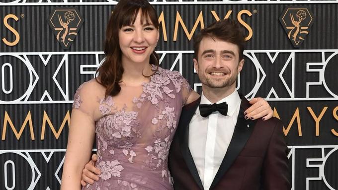 Jeunes parents, Daniel Radcliffe et sa compagne s’offrent une rare ...