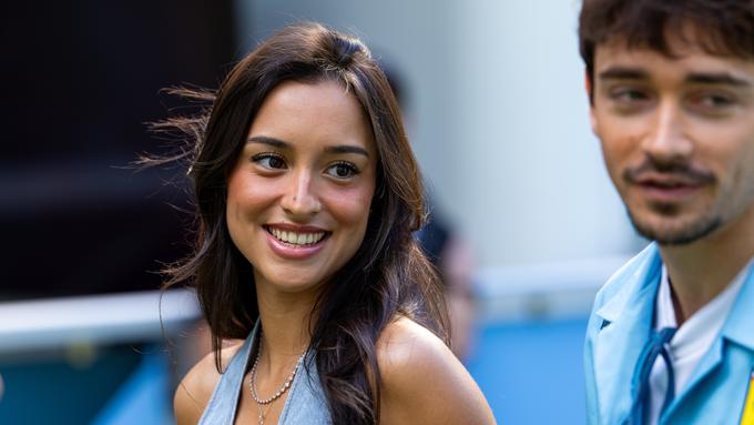 Alexandra Saint Mleux, la compagne du pilote Charles Leclerc et sa plus grande supportrice