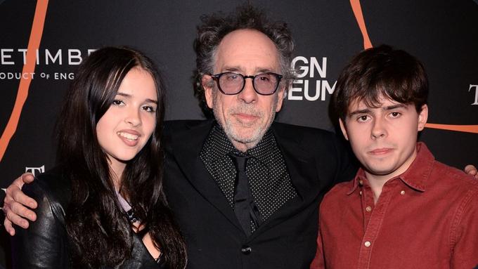 Cette rare apparition de Tim Burton avec ses enfants Billy et Nell, nés ...