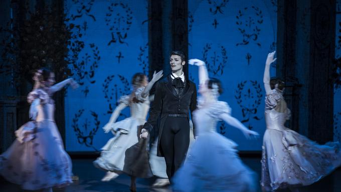 Onéguine à l’Opéra Garnier, Le Lac des cygnes au Casino de Paris, le ...