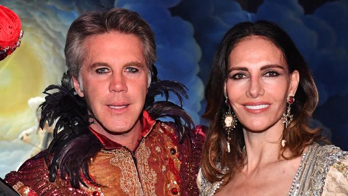 Bas les masques : Emmanuel-Philibert de Savoie arrive avec sa nouvelle ...