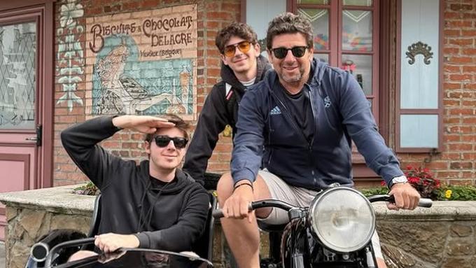 Patrick Bruel en photo avec ses fils Léon et Oscar : «des triplés ...