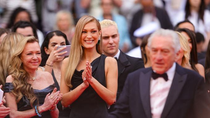 À Cannes, la réaction devenue virale de Bella Hadid quand elle voit ...