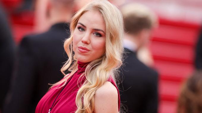 Un mois après son grave accident de moto, Maria Carolina de Bourbon des ...
