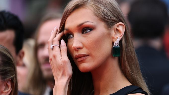 Les photos déchirantes de Bella Hadid, sous perfusion à l’hôpital à ...