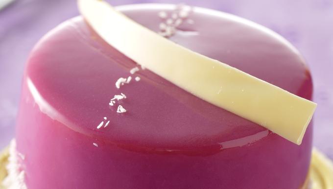 Petits gâteaux à la mousse de fruits rouges et chocolat blanc