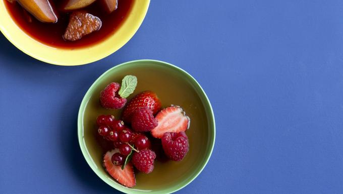 Fruits rouges en gelée de thé