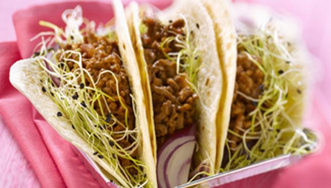 Tacos au bœuf épicé et salade de papaye