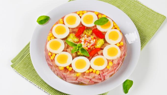Aspic de légumes, œuf et jambon