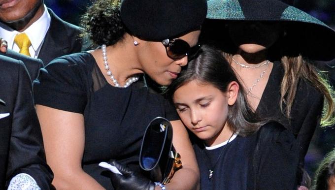 En photo, les retrouvailles de Janet Jackson avec sa nièce, Paris ...