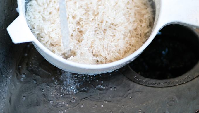 Pourquoi faut-il rincer le riz avant de le cuire