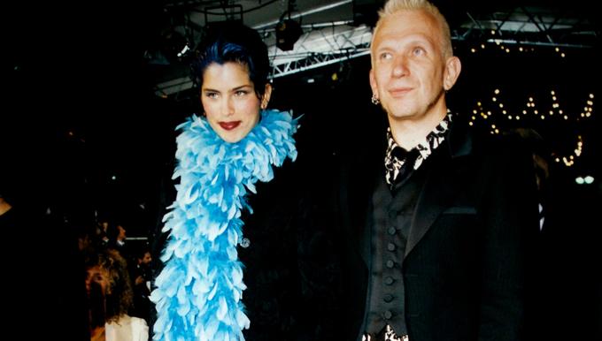 À 21 ans, la première montée des marches de Maïwenn, en pleine ...