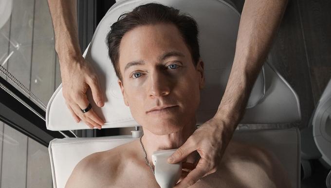 Le visage déformé par un excès d’injections : Bryan Johnson, le ...