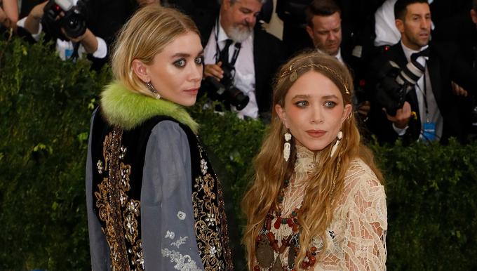 Qu’est-ce que le «Olsen Tuck», ce geste simple qui donne de l’allure en ...