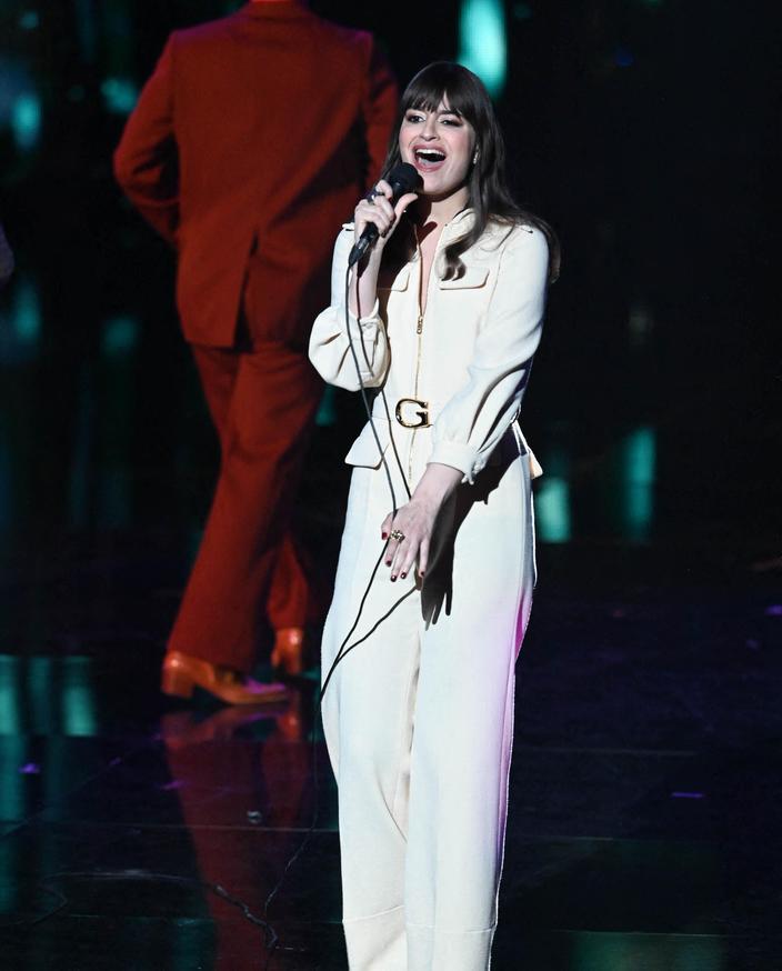 PHOTOS - Clara Luciani : zoom sur le style rétro de la chanteuse en 28 ...