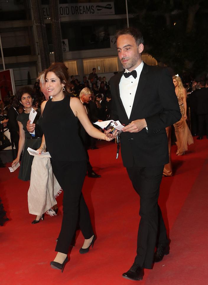 Léa Salamé et sa sœur Louma bouleversées après un message de leur père ...