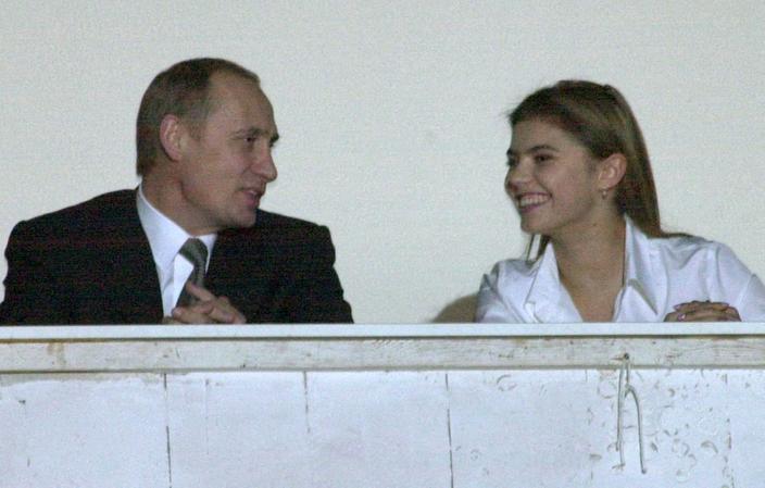 PHOTOS : L'évolution d'Alina Kabaeva, célèbre gymnaste et compagne de ...