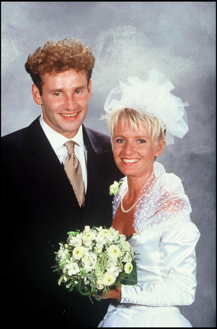 PHOTOS - Sophie Davant : son évolution coiffure en 20 clichés