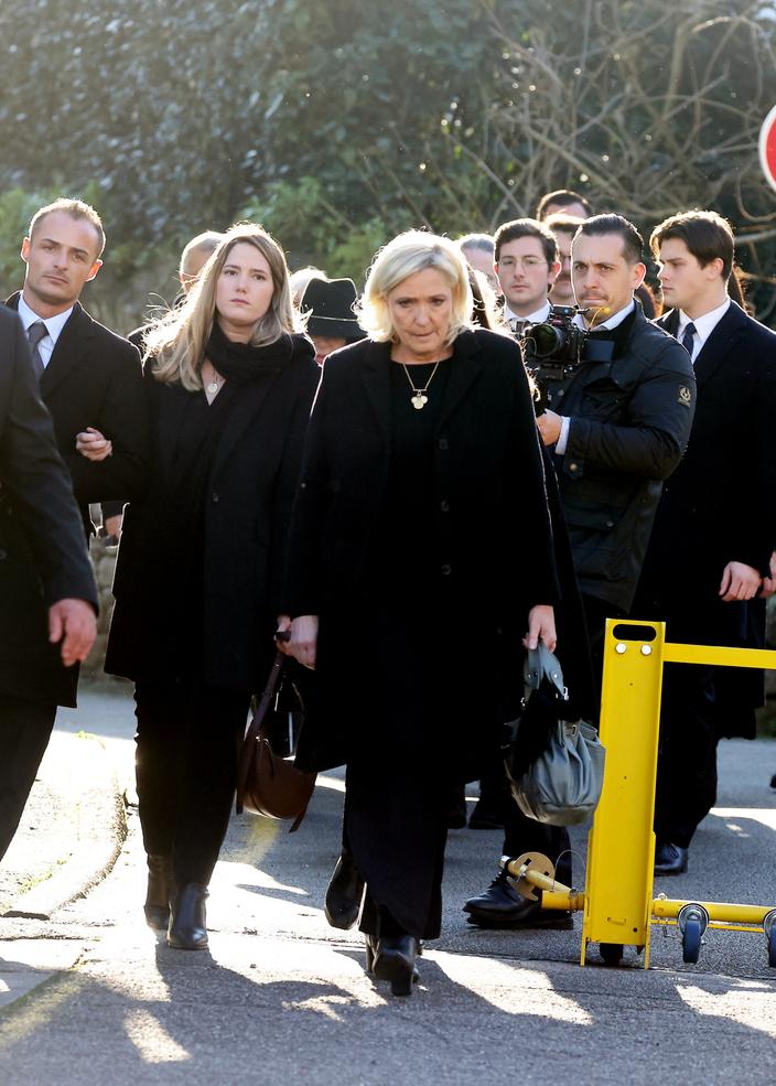 PHOTOS - Obsèques de Jean-Marie Le Pen : son clan lui rend hommage à la ...