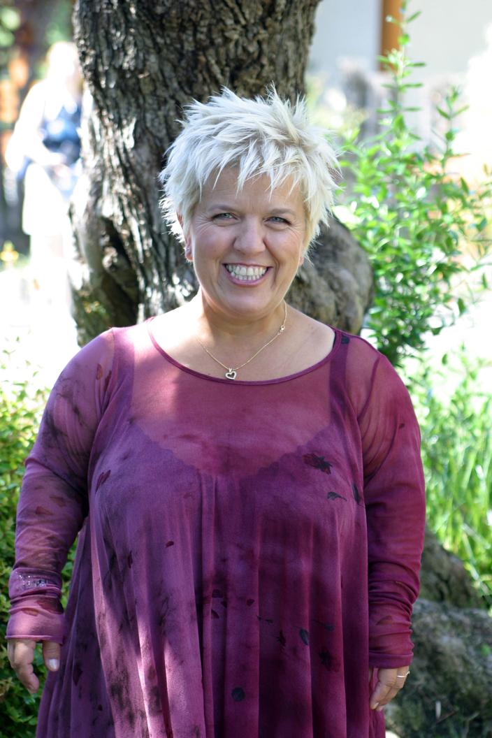 PHOTOS - Mimie Mathy : son évolution physique en images