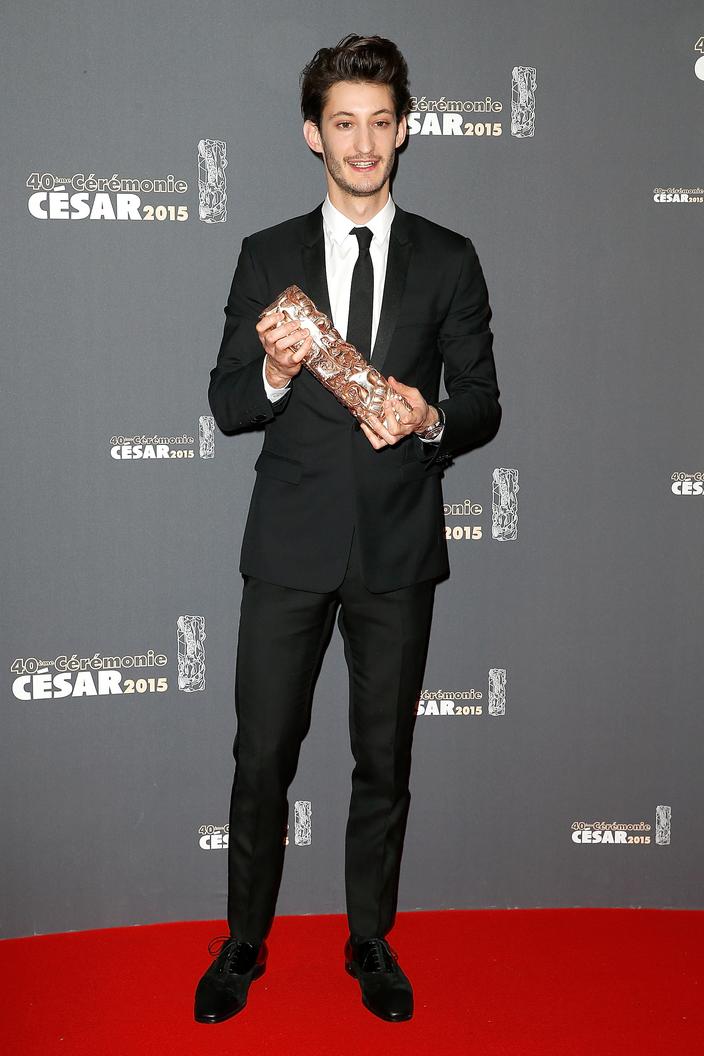PHOTOS - Pierre Niney, icône de mode : l'évolution de son style en images
