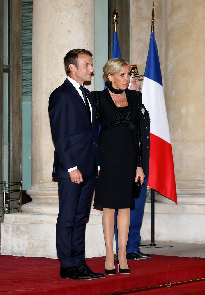 PHOTOS - Brigitte Macron : ses plus belles robes de soirée au fil des ans